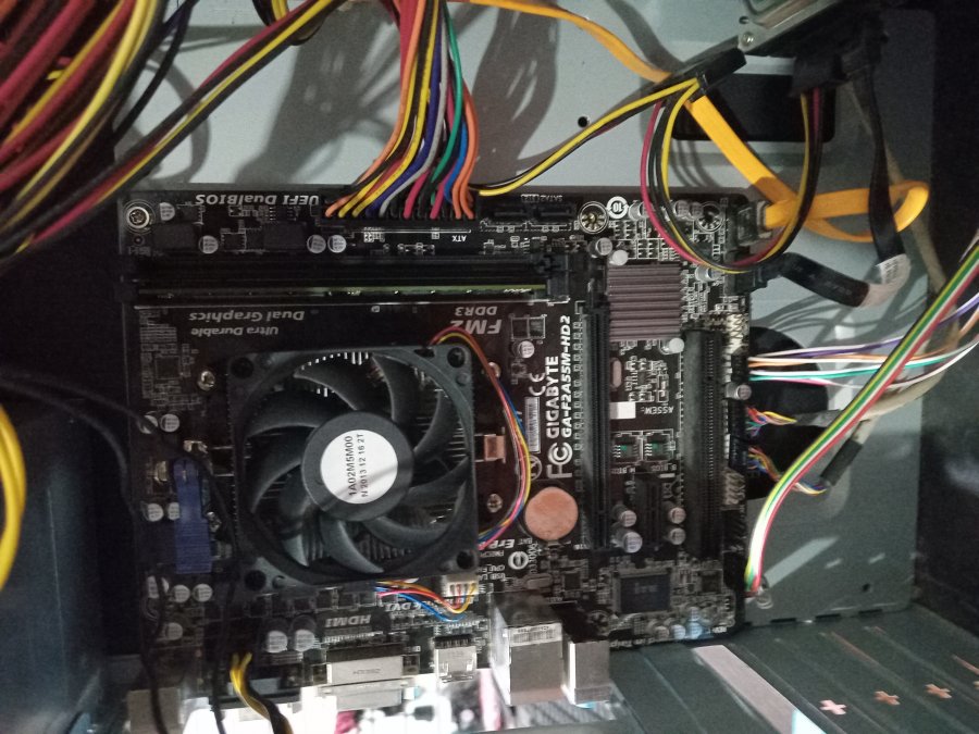PC AMD APU A4 4000 - RAM 4GB DDR3 - Disco 500GB - W10 - Clasionce ...