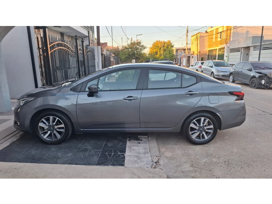 VENDO NISSAN VERSA 1.6 ADVANCE 2024 CON 10.000 KMS. - Clasionce | Fácil ...